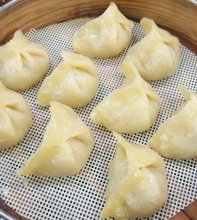 서비스는 옛말~ 군만두 예술로 구워버리는 군만두 맛집 5 식신