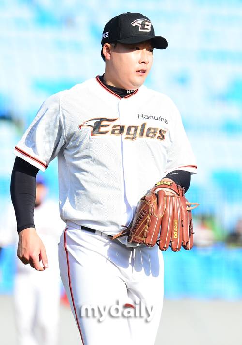 KIA에서 10년간 안 터졌는데…한화에서 155km ‘트레이드 대박’ 조짐[MD고척]