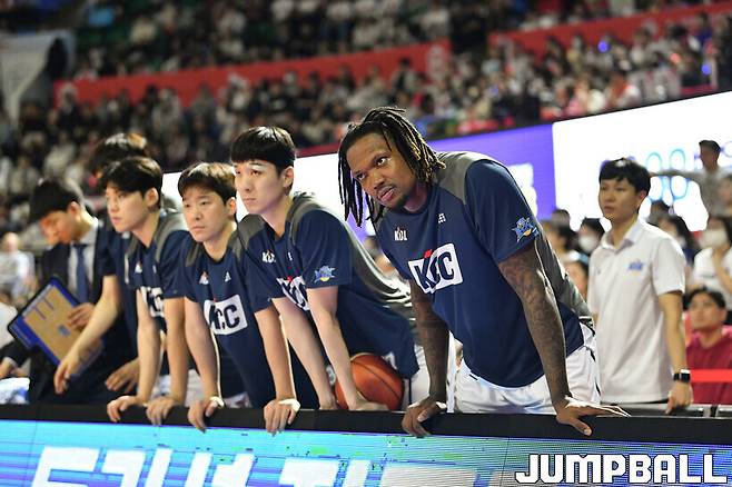 [기록] ‘희비 갈린’ PO 최초 홈 13연승 SK, 역대 4호 PO 원정 8연패 KCC