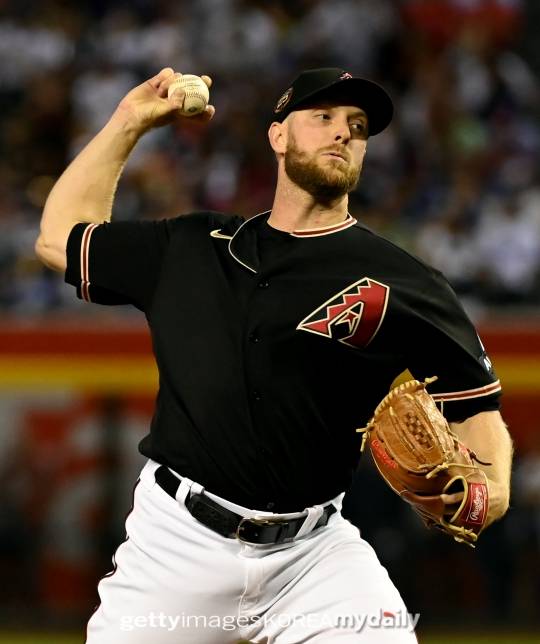 'KBO 역수출 신화' 켈리의 14번째 도전, 또 못 넘었다…LAD전 '0승 10패'