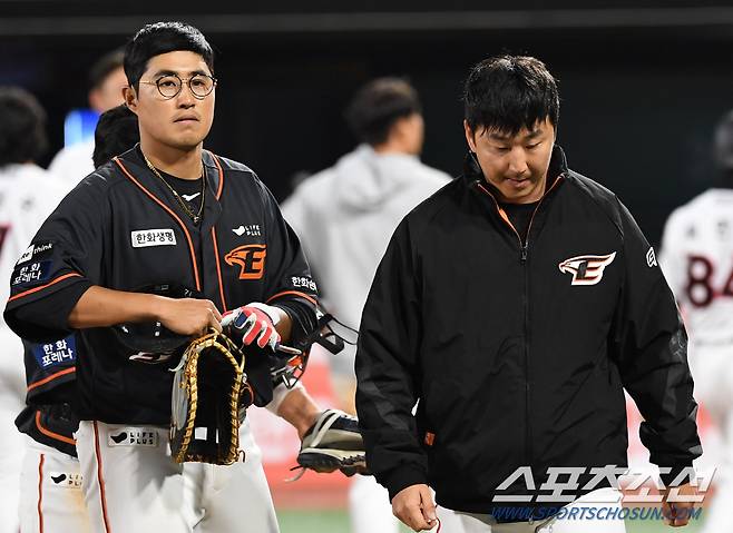 4번 타자가 저렇게 잘 치는데도 못 이기네 연장 12회 4시간 56분 혈투 끝 비긴 한화한 끗이 모자라네