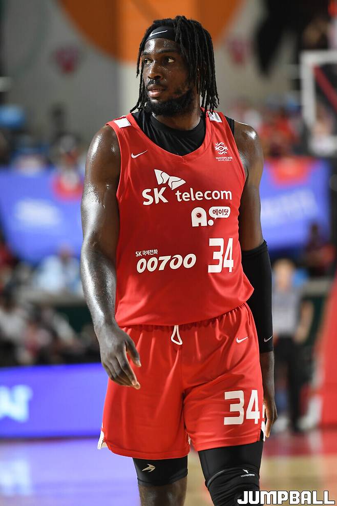 ‘81.8% 우승 확률 SK 것!’ 원투펀치 맹활약 SK, KGC 제압···3-2 시리즈 우위