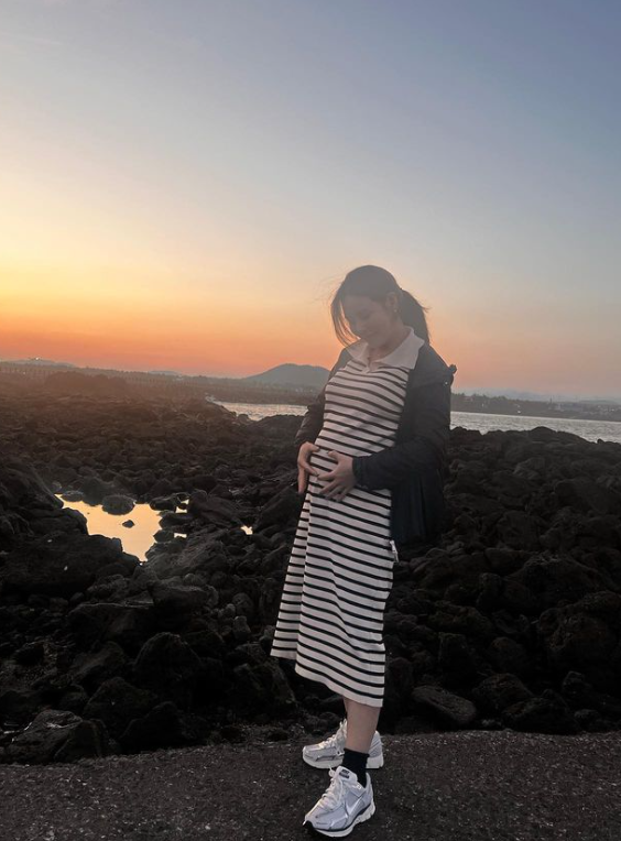 결혼2년만에 드디어 임신소식♥전한 40세 여배우제주도태교여행중여행룩 어썸클