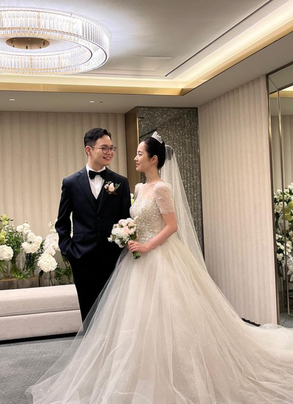7년 열애끝에 드디어 결혼♥발표해 모두 놀라게 한 커플본식 화보 어썸클