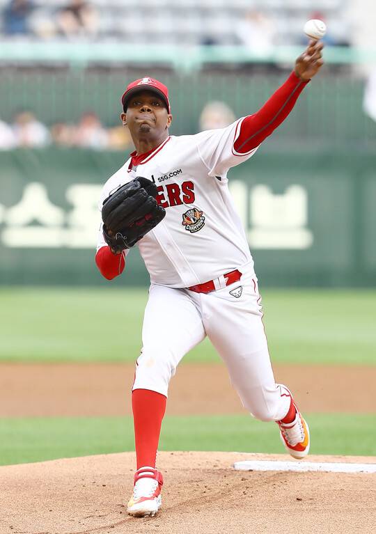 Kbo 데뷔전 Ssg 엘리아스 1위 경쟁팀 Lg 상대 5이닝 3실점
