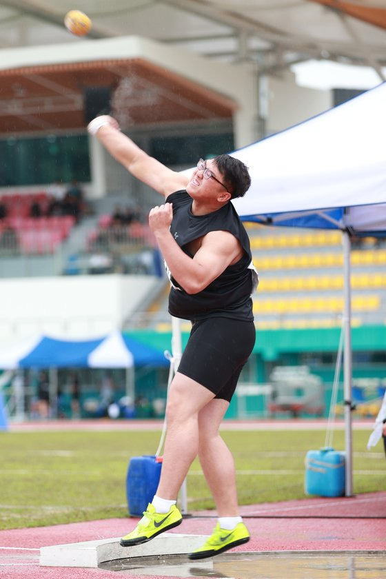 투포환 정상 향해 성큼더 강해진 ‘고교생 토르