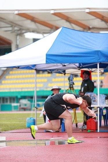 투포환 정상 향해 성큼더 강해진 ‘고교생 토르