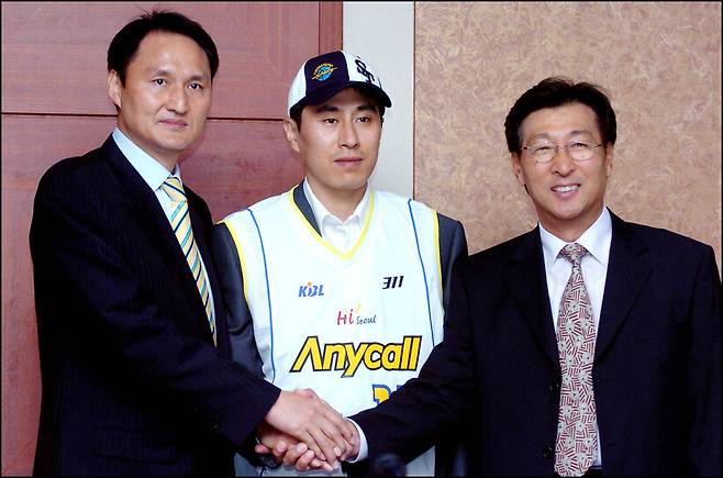 11억 원이냐, 핵심 전력이냐…KCC·SK의 ‘눈치게임’