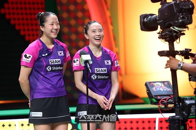 귀화 13년 만에 ‘화려한 빛 전지희 “신유빈이 너무 고맙다 결승 한번 올라가는 게 꿈이었는데” [더반 세계탁구선수권]
