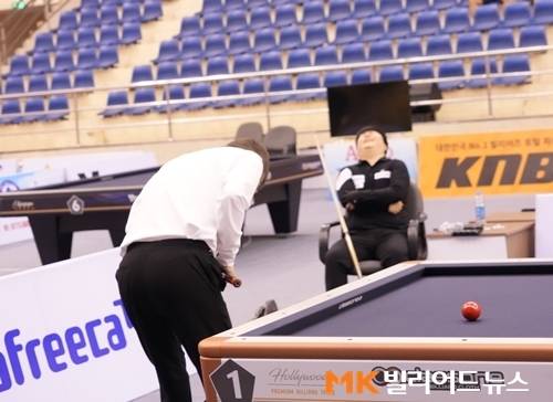 ‘당구황제 브롬달은 46번째 전설을 썼고 조명우는 대관식을 미뤘다 호치민3쿠션월드컵