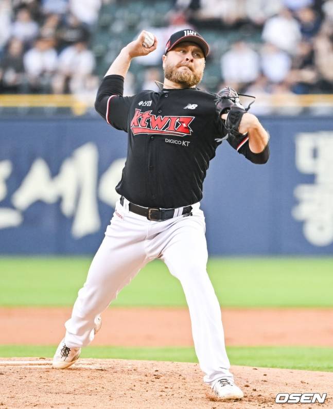 KT, '1승 7패' 슐서 퇴출→'2021 우승 주역' 쿠에바스 재영입 [공식발표]