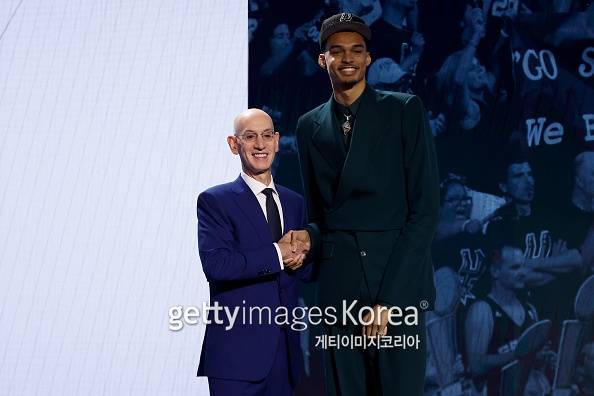 세기의 재능 웸반야마 Nba 드래프트 전체 1순위로 샌안토니오행