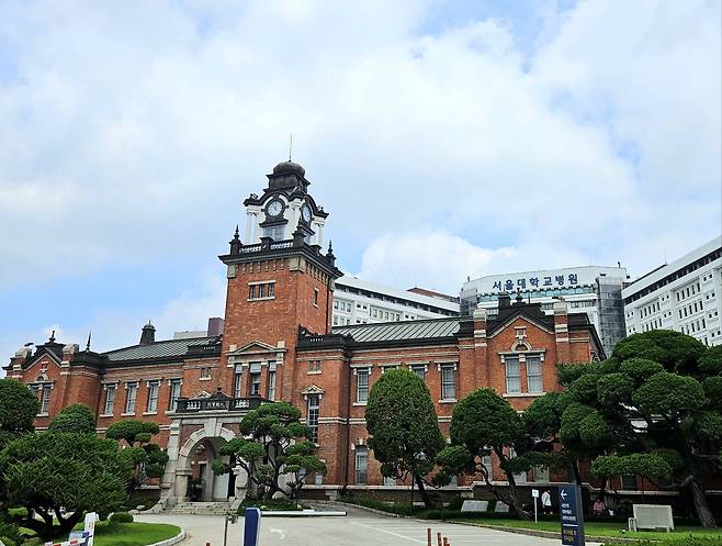 르포 한국 첫 해부학 교과서 보실래요병원 박물관에서 여행하는 해부학 77년사