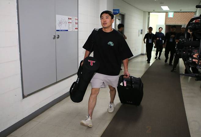 인천→포항 345㎞ 달려왔다 삼성 42번 류지혁 합류벤치 대기한다