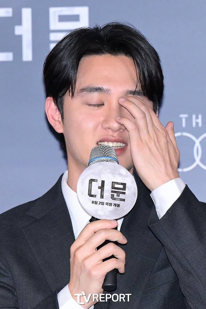 T포토 도경수 머리 속이 새하얘졌어요