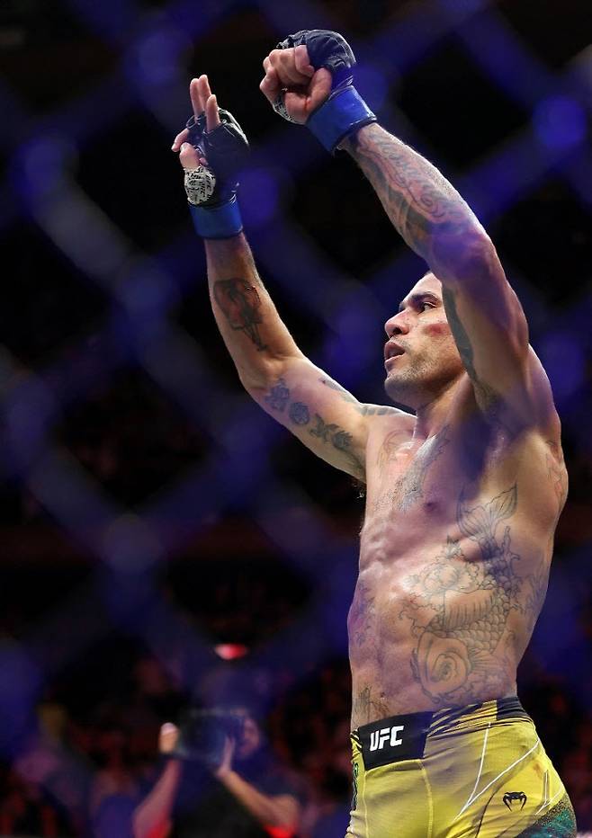 Ufc 전 미들급 챔피언 페레이라 L헤비급 성공 데뷔2 1 판정승