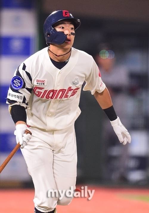 안우진 156km 패스트볼 OK, 인내심도 있네…19세 사직아이돌 특급 잠재력, 롯데가 또 반했다