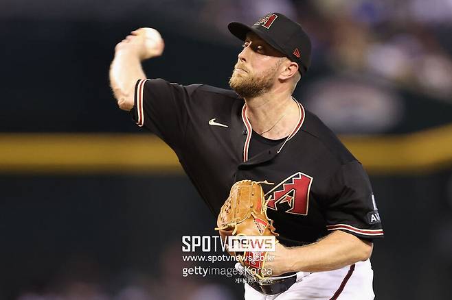 KBO 출신이 다저스를 휘어잡다니…151km 명품투, 그런데 또 부상 악령?