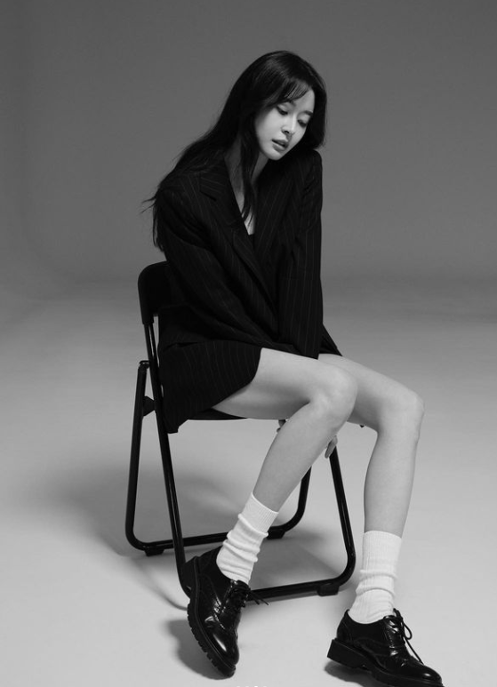 얼굴도 예쁜데 키도 큰 여신 배우172cm실물체감샷믿기지 않는 비율숏팬츠정장룩 어썸클