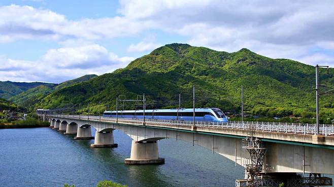 KTX 이용객 10억명 시대 열렸다…2004년 개통 이후 19년 만