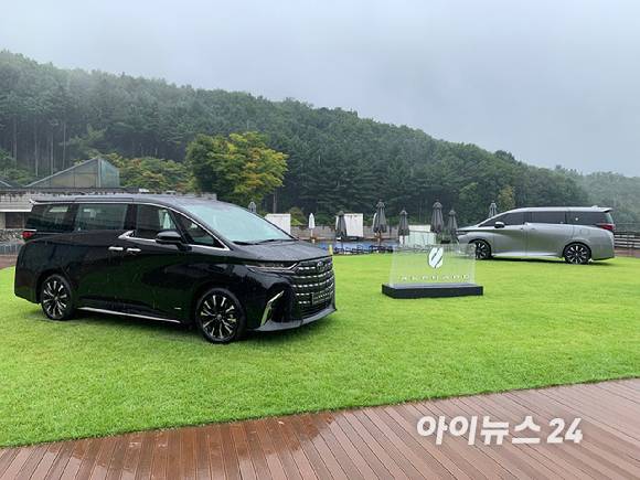 현장 환대의 정신을 담았다토요타 프리미엄 미니밴 알파드