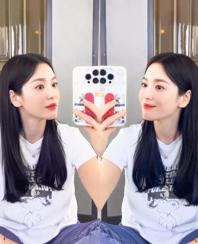 송혜교더 어려져 놀라워한줌팔목깜찍한 스누피 티셔츠데님패션여리여리 어썸클