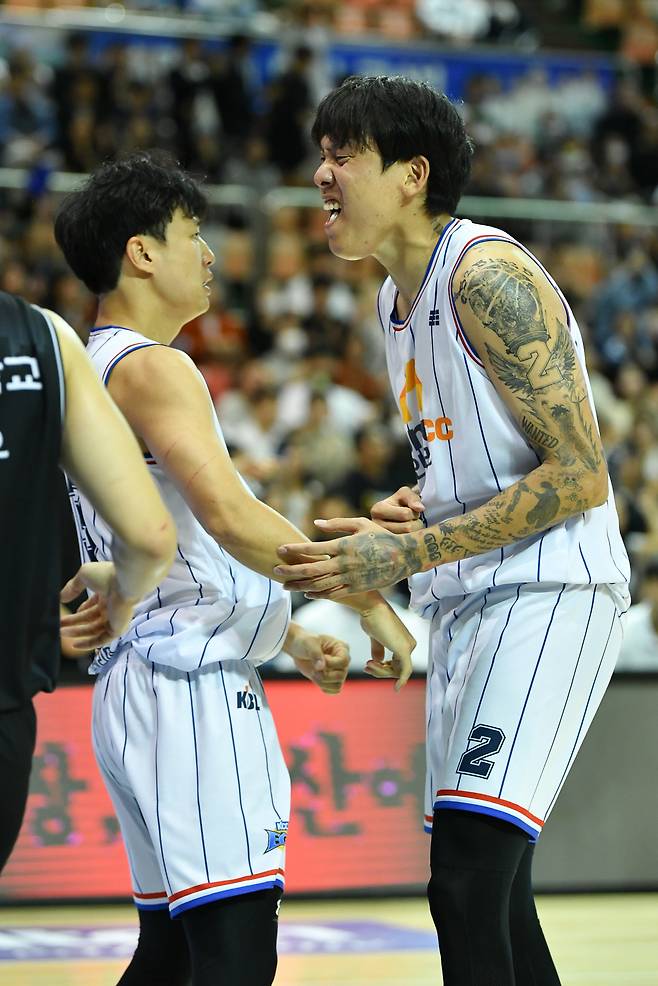 [현장분석] 해결사 허웅+KCC 컵대회 결승진출. '빅3' 빠진 KT에 연장혈투 승리. 왜 KCC는 반성해야 하는가