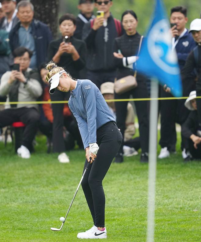 비도 막지 못한 열기 Lpga투어 Bmw 레이디스챔피언십 첫날 8000여명 운집 선수들은 버디쇼로 화답 Ss 현장속으로