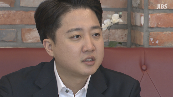 대통령 서울 지지율 25 이준석 돌아버리겠다”