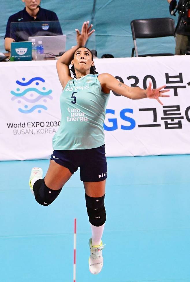 주목 받지 못한 GS칼텍스, 실바 앞세워 다크호스 급부상