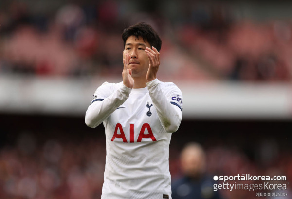 ‘손흥민만 남고 다 떠났다 Son 홀로 토트넘 남아 왕이 됐다 ‘epl 무패 1위 영광 만끽 중