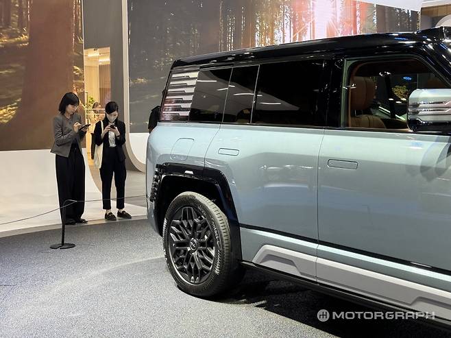 '물에 뜨는 1200마력 전기차?' 양왕 U8 [재팬모빌리티쇼] | 모터그래프