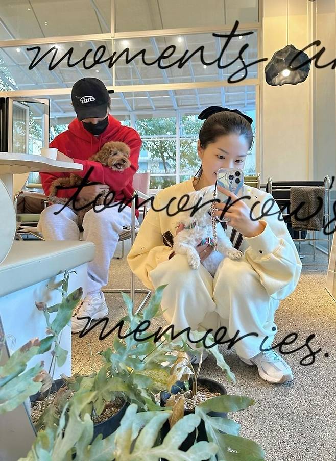 전진♥류이서 맨투맨으로 끝 반려견과 꽁냥꽁냥 스웻셔츠 데이트룩 패션엔