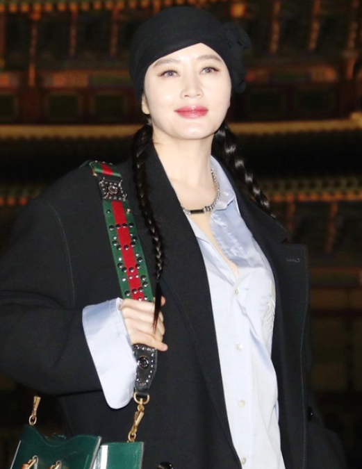김혜수민낯 광나실물 이런 느낌3만원 귀찌 하고 너무 귀여워반다나룩 어썸클