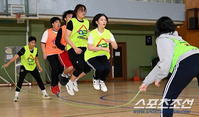 편견의 벽 허문다 선생님 부모님도 함께하는 소통의 한마당 제2회 서울림운동회를 시작합니다