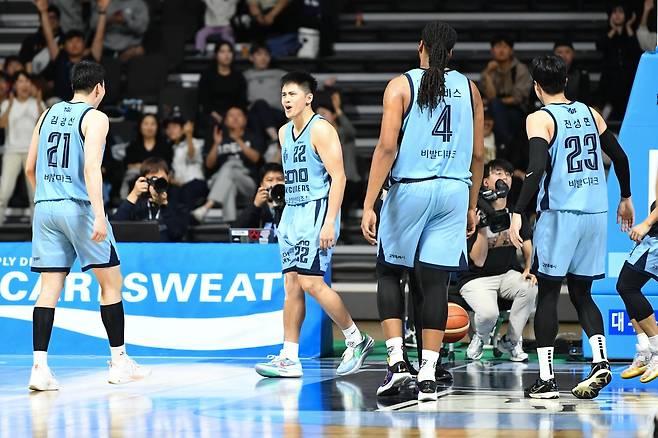 프로농구 소노 창단 후 정규리그 첫승이정현 34점 12어시스트종합