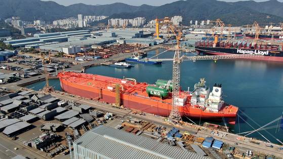Hanwha Ocean sets green technology standard with LNG carriers