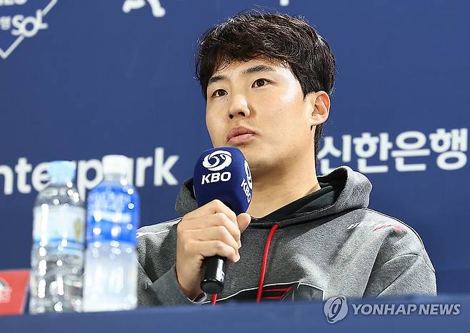 선배 옆구리 찔러 '우승하면 롤렉스' 약속받아낸 LG 임찬규