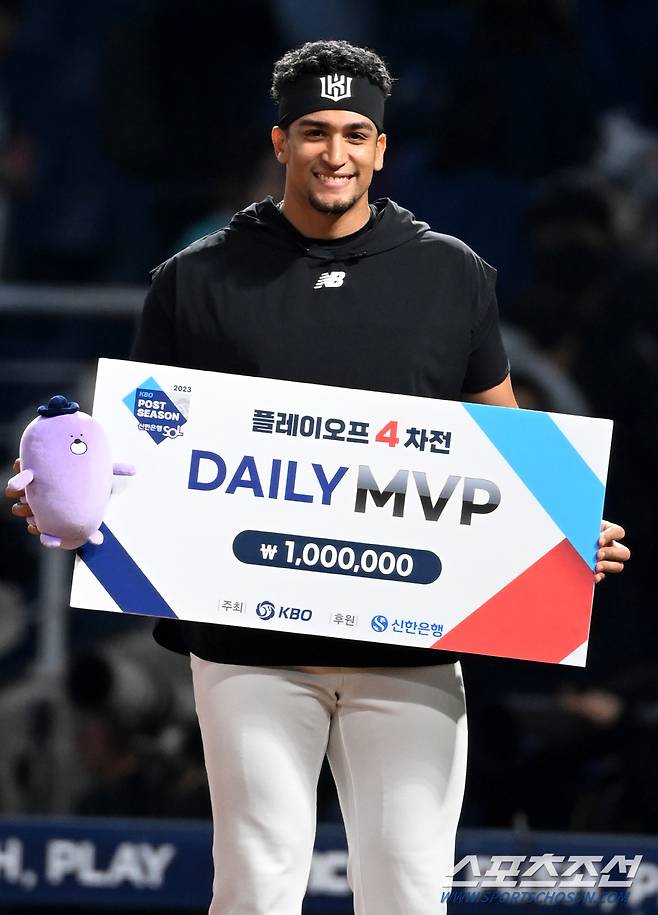 154㎞ 75구→사흘 휴식→150㎞ 73구→나흘 휴식→한국시리즈 2차전 헌신의 무패 투수가 넘지 못한 1위팀 이참에