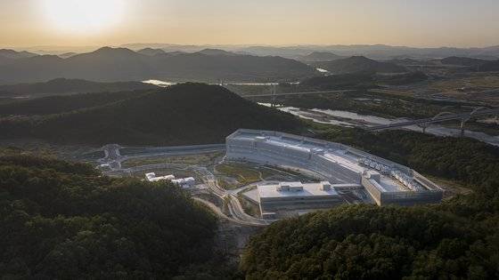 국내 최대 데이터센터 ‘네이버 각 세종 가보니로봇이 서버 배달 팩플