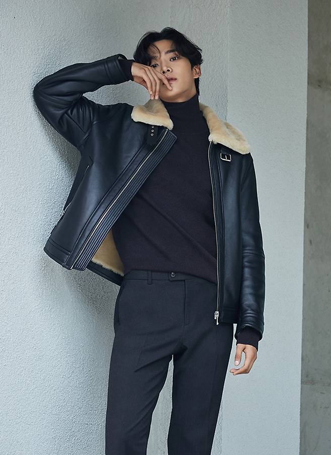 로운 추위 녹이는 포근한 겨울 핏 따라하고 싶은 헤비 아우터 겨울룩 패션엔