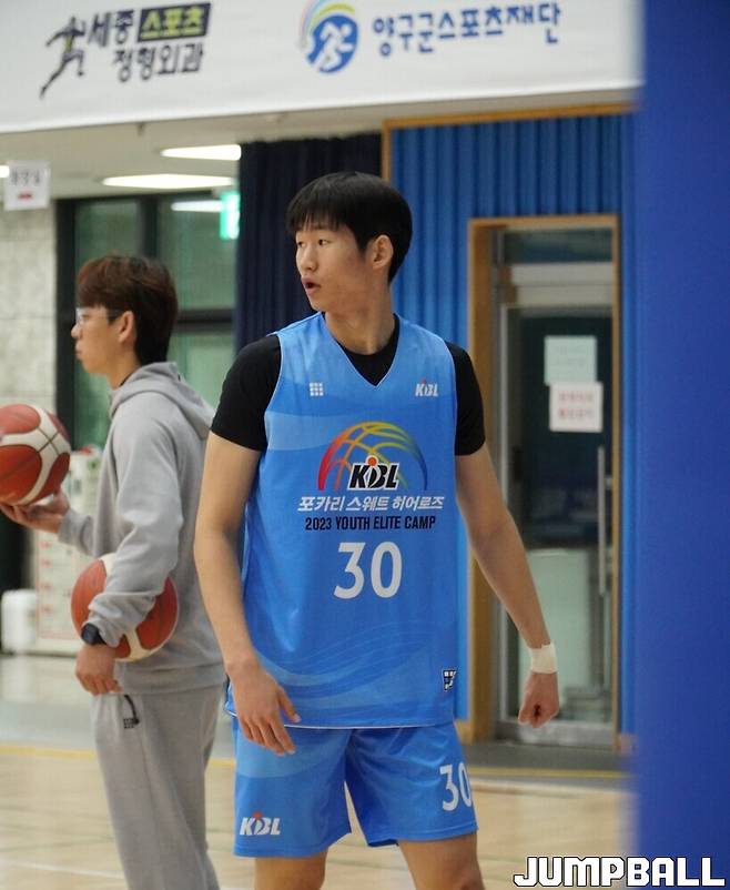 Kbl캠프 경복고 이끌 캡틴 이근준 다재다능함의 표본