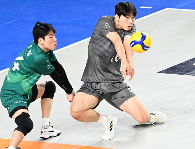 ‘어차피 우승은 대한항공 두터운 선수층 앞세워 선두 순항하는 대한항공