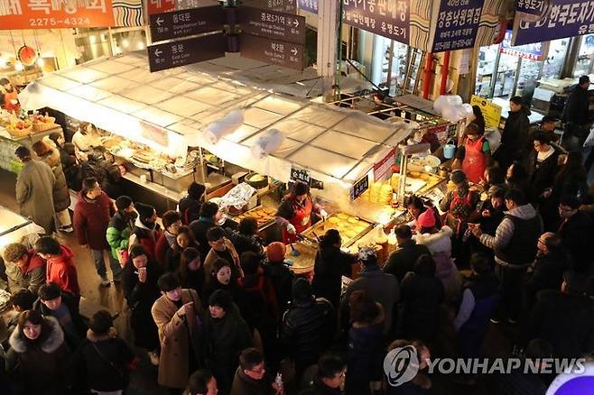 광장시장 모듬전 8조각에 1만5000원서울시 위장고객 투입해 바가지요금 단속