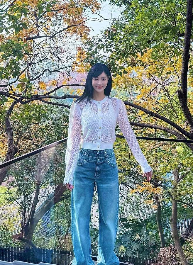 클라라 항저우 인형 미모 얼굴은 만찢녀 스타일은 청순 시스루 데일리룩 패션엔