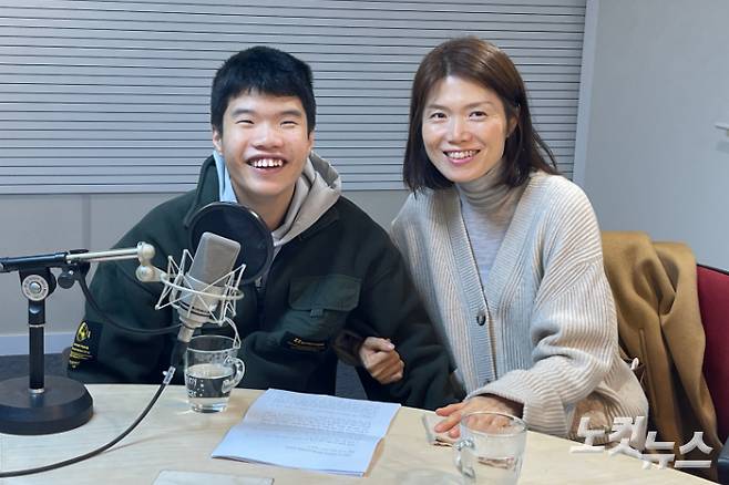 그림 통해 세상에 마음을 여는 아이 청소년 화가 김용원군
