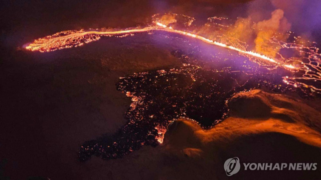 아이슬란드 화산 폭발 5일만 잦아들어···이재민 귀가 가능