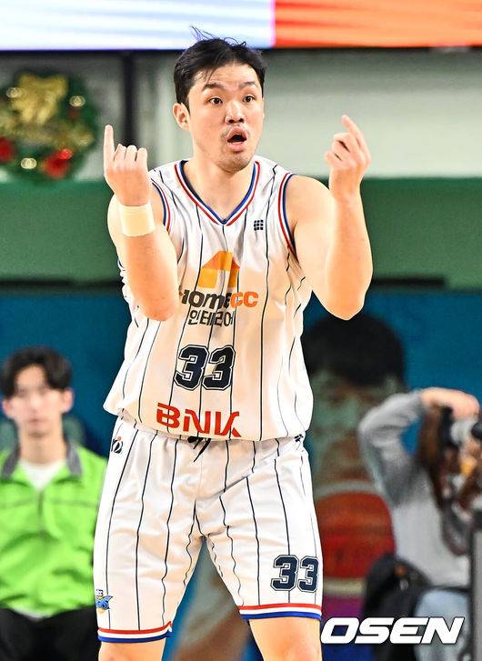 '이승현 산타 모드' 슈퍼팀 KCC, 가스공사 잡고 7연승 질주...SK는 삼성 꺾고 6연승