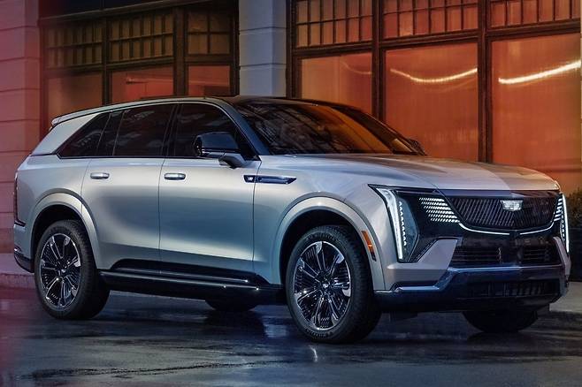 EV9-아이오닉 7과 맞대결 예.. 캐딜락, 신형 전기 SUV '비스틱' 공개 | 모빌리티TV