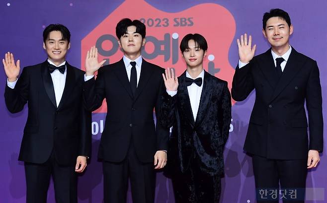 포토 오상진 이인권 손동표 유정수 사장님들 응원합니다 2023 Sbs 연예대상
